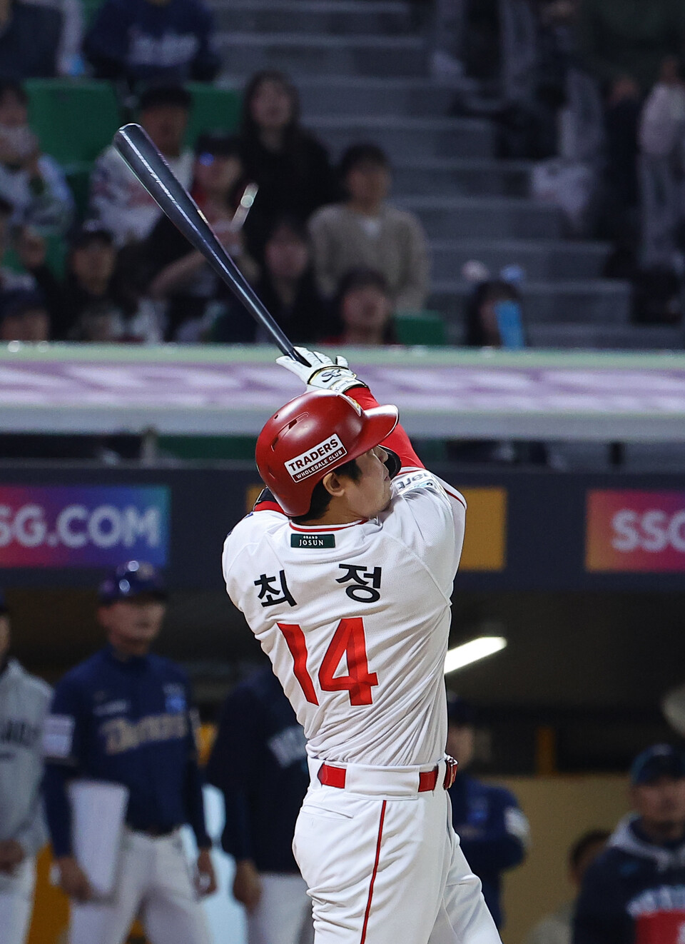 소년 장사에서 KBO리그 역사 주인공으로… '500홈런' SSG 최정이 걸어온 길